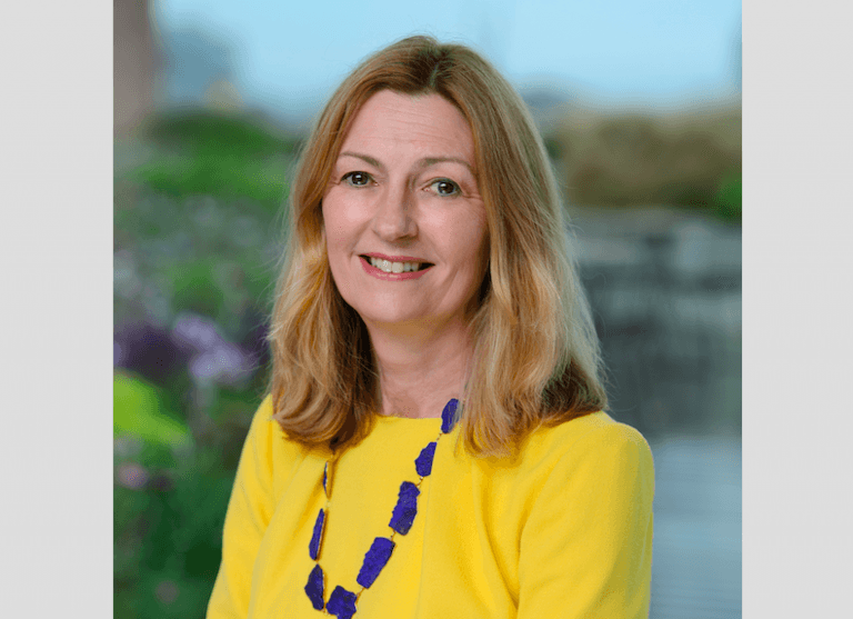 Anne Richards deja el puesto de CEO de Fidelity Internacional para ...